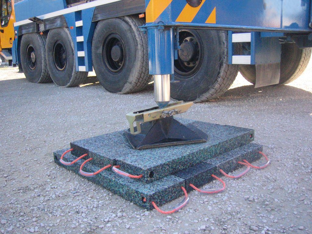 Outrigger Plates Pads and Feet - Dotmar